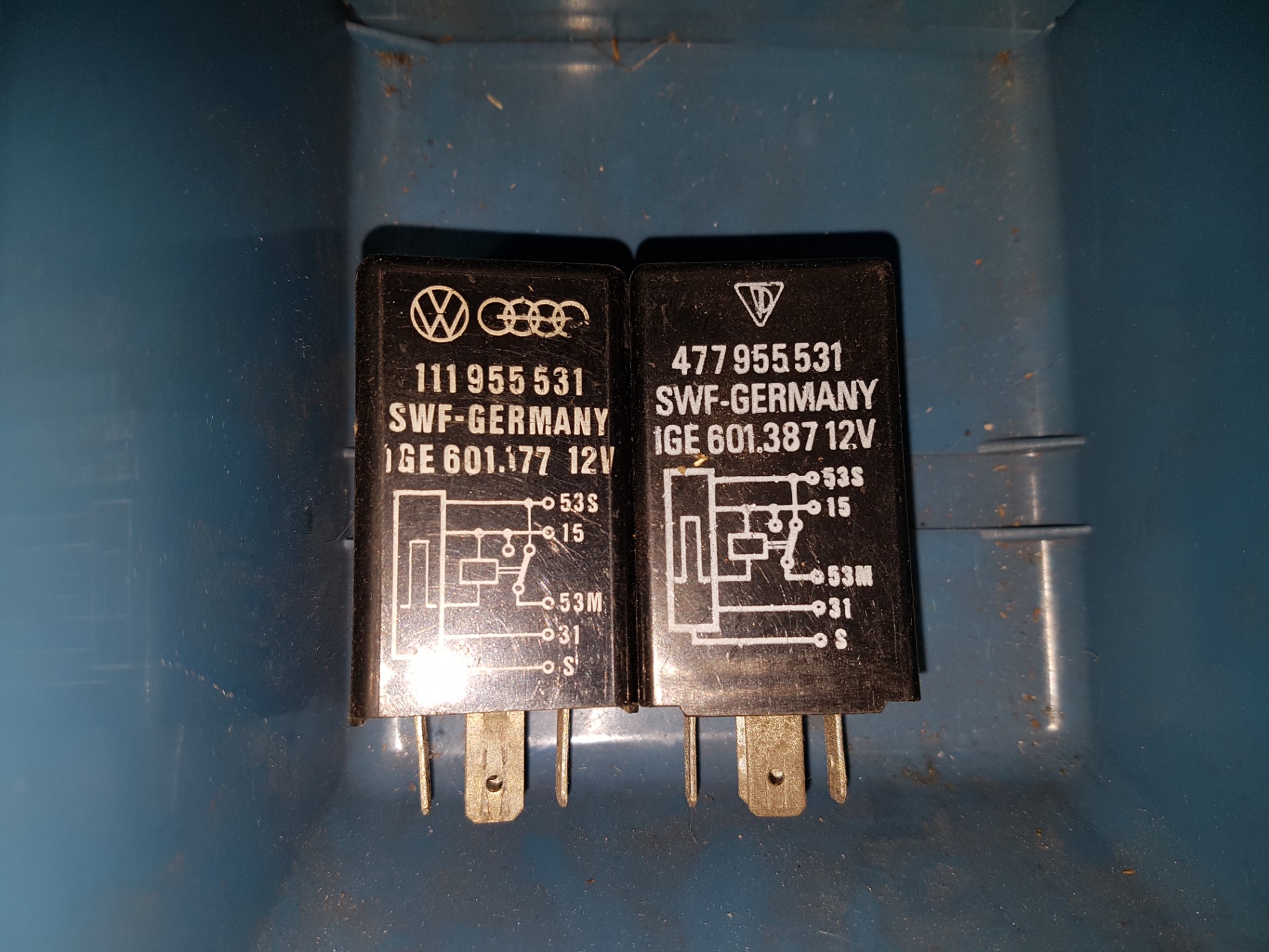 Porsche relais 477955531